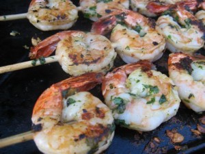 Spicy Barbequed Shrimp - Pikandikes Garithes sti Skara | Greek Recipes